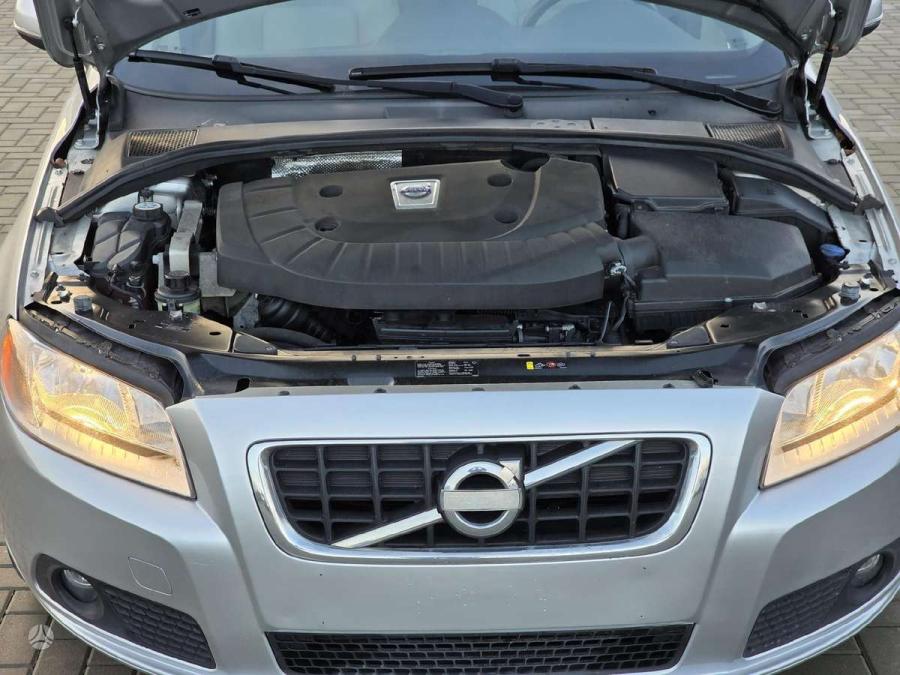 Grey Volvo V70 2012 in Taurage, with an engine capacity of 1.98 L and mileage of 296 thousand km for 4950 €, photo 17 on AUTOMOTO.COM.LV