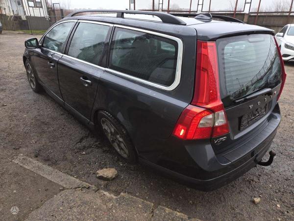 Pelēks Volvo V70 2012 Šauļi, ar dzinēja tilpumu 1.98 L un nobraukumu 306 tūkst. km par 2490 €, foto 5 vietnē AUTOMOTO.COM.LV