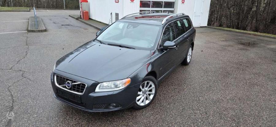 Pelēks Volvo V70 2012 Kauņa, ar dzinēja tilpumu 1.98 L un nobraukumu 267 tūkst. km par 6450 €, foto 2 vietnē AUTOMOTO.COM.LV