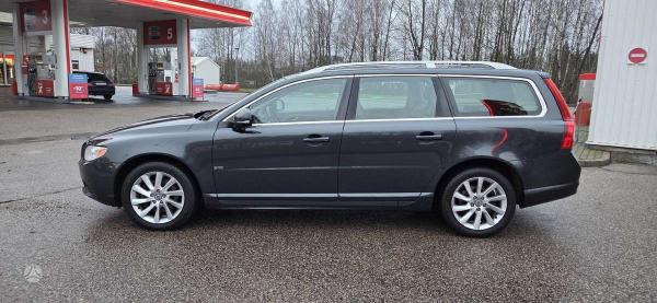 Pelēks Volvo V70 2012 Kauņa, ar dzinēja tilpumu 1.98 L un nobraukumu 267 tūkst. km par 6450 €, foto 3 vietnē AUTOMOTO.COM.LV