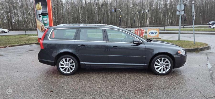 Pelēks Volvo V70 2012 Kauņa, ar dzinēja tilpumu 1.98 L un nobraukumu 267 tūkst. km par 6450 €, foto 7 vietnē AUTOMOTO.COM.LV