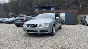 Pelēks Volvo V70 2012 Kauņa, ar dzinēja tilpumu 2.40 L un nobraukumu 300 tūkst. km par 6200 €, foto  vietnē AUTOMOTO.COM.LV
