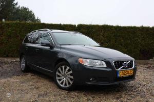 Grey Volvo V70 2012 in Alytus, with an engine capacity of 2.00 L and mileage of 265 thousand km for 6200 €, photo 2 on AUTOMOTO.COM.LV