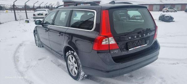 Grey Volvo V70 2012 in Kedainiai, with an engine capacity of 1.98 L and mileage of 306 thousand km for 4799 €, photo 4 on AUTOMOTO.COM.LV