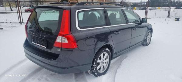 Grey Volvo V70 2012 in Kedainiai, with an engine capacity of 1.98 L and mileage of 306 thousand km for 4799 €, photo 5 on AUTOMOTO.COM.LV