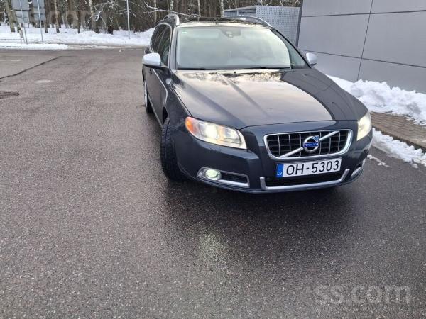 Grey Volvo V70 2012 in Riga, with an engine capacity of 2.00 L and mileage of 0 thousand km for 7500 €, photo 2 on AUTOMOTO.COM.LV