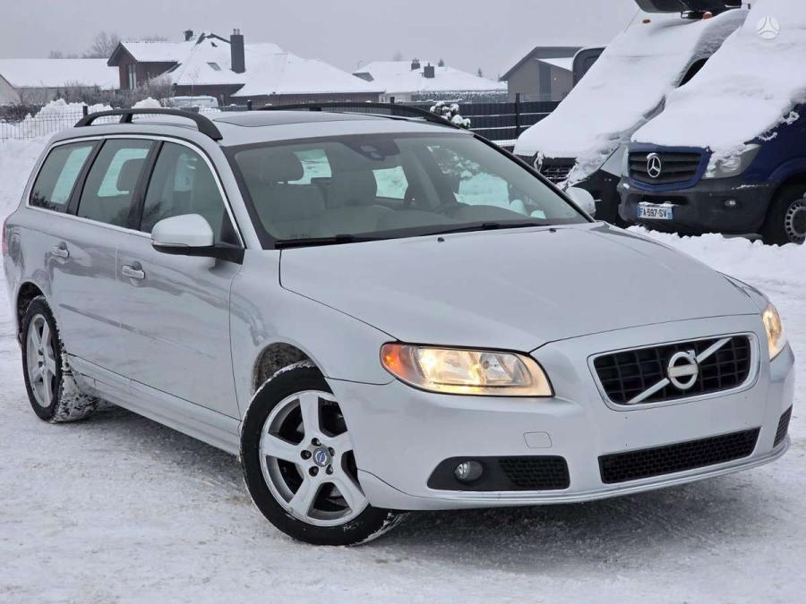 Grey Volvo V70 2012 in Taurage, with an engine capacity of 1.98 L and mileage of 289 thousand km for 4700 €, photo 4 on AUTOMOTO.COM.LV