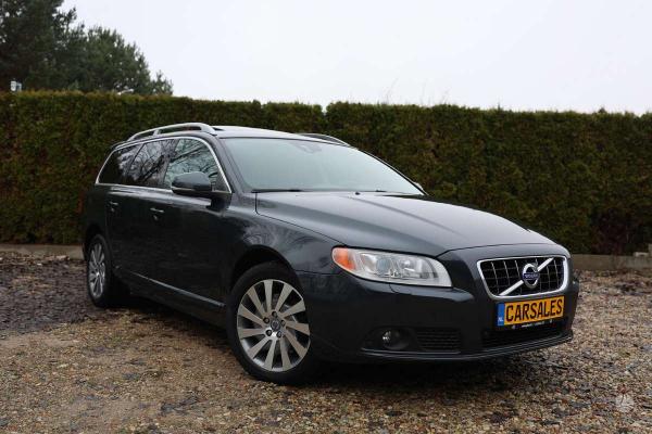 Grey Volvo V70 2012 in Alytus, with an engine capacity of 2.00 L and mileage of 265 thousand km for 6200 €, photo 2 on AUTOMOTO.COM.LV