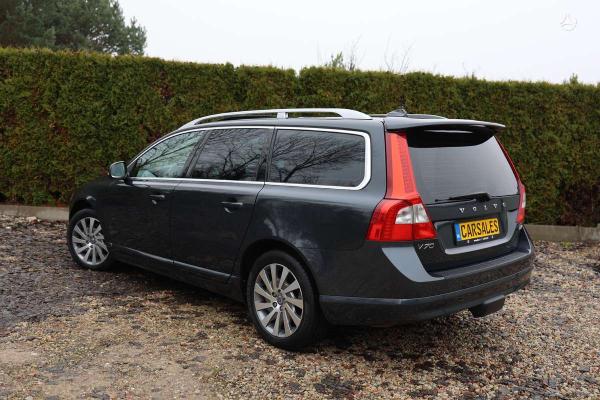 Grey Volvo V70 2012 in Alytus, with an engine capacity of 2.00 L and mileage of 265 thousand km for 6200 €, photo 3 on AUTOMOTO.COM.LV
