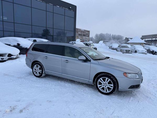 Pelēks Volvo V70 2012 Telšiai, ar dzinēja tilpumu 1.98 L un nobraukumu 265 tūkst. km par 5500 €, foto 9 vietnē AUTOMOTO.COM.LV