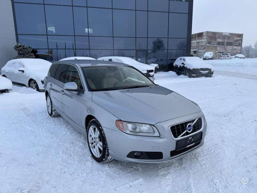 Grey Volvo V70 2012 in Telschi, with an engine capacity of 1.98 L and mileage of 265 thousand km for 5500 €, photo 10 on AUTOMOTO.COM.LV