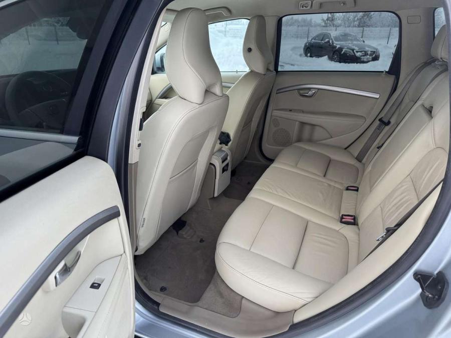 Grey Volvo V70 2012 in Telschi, with an engine capacity of 1.98 L and mileage of 265 thousand km for 5500 €, photo 18 on AUTOMOTO.COM.LV