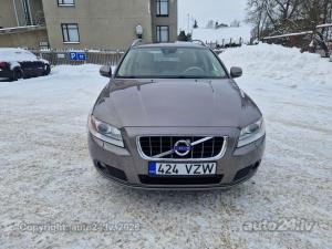 Pelēks Volvo V70 2012 Paide, ar dzinēja tilpumu 2.00 L un nobraukumu 330 tūkst. km par 7490 €, foto 2 vietnē AUTOMOTO.COM.LV