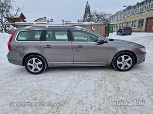 Pelēks Volvo V70 2012 Paide, ar dzinēja tilpumu 2.00 L un nobraukumu 330 tūkst. km par 7490 €, foto 7 vietnē AUTOMOTO.COM.LV