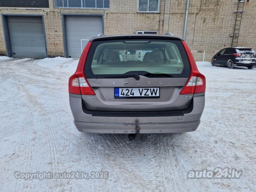 Pelēks Volvo V70 2012 Paide, ar dzinēja tilpumu 2.00 L un nobraukumu 330 tūkst. km par 7490 €, foto 8 vietnē AUTOMOTO.COM.LV