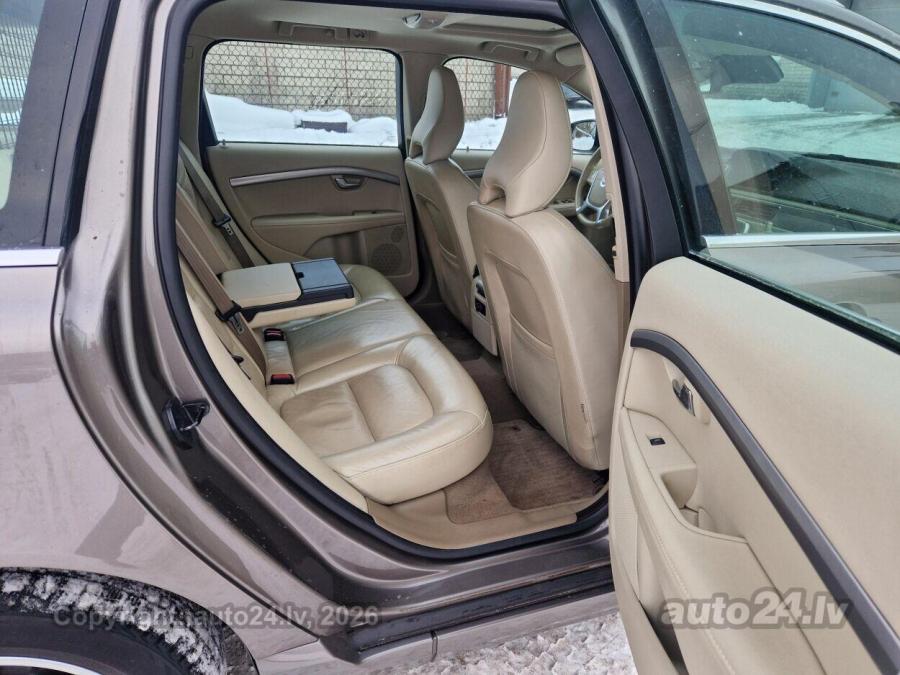 Pelēks Volvo V70 2012 Paide, ar dzinēja tilpumu 2.00 L un nobraukumu 330 tūkst. km par 7490 €, foto 12 vietnē AUTOMOTO.COM.LV