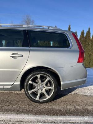 Grey Volvo V70 2012 in Prienai, with an engine capacity of 1.98 L and mileage of 279 thousand km for 6450 €, photo 8 on AUTOMOTO.COM.LV