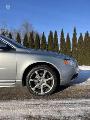 Grey Volvo V70 2012 in Prienai, with an engine capacity of 1.98 L and mileage of 279 thousand km for 6450 €, photo 14 on AUTOMOTO.COM.LV