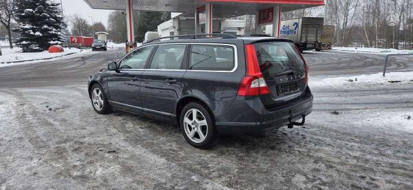 Grey Volvo V70 2012 in Kaunas, with an engine capacity of 1.98 L and mileage of 259 thousand km for 6250 €, photo 3 on AUTOMOTO.COM.LV
