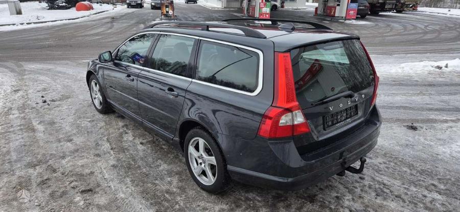 Pelēks Volvo V70 2012 Kauņa, ar dzinēja tilpumu 1.98 L un nobraukumu 259 tūkst. km par 6250 €, foto 12 vietnē AUTOMOTO.COM.LV