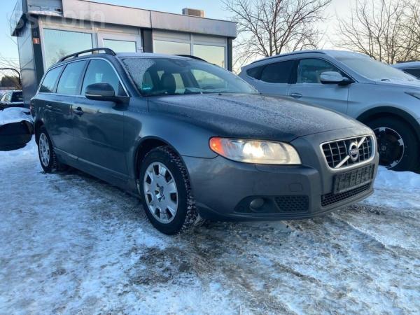 Grey Volvo V70 2012 in Riga, with an engine capacity of 2.40 L and mileage of 315 thousand km for 6500 €, photo 3 on AUTOMOTO.COM.LV