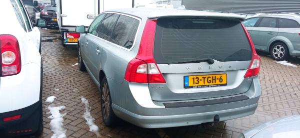 Grey Volvo V70 2012 in Kaunas, with an engine capacity of 2.00 L and mileage of 265 thousand km for 5900 €, photo 2 on AUTOMOTO.COM.LV