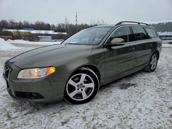 Pelēks Volvo V70 2012 Kauņa, ar dzinēja tilpumu 1.56 L un nobraukumu 212 tūkst. km par 4950 €, foto 2 vietnē AUTOMOTO.COM.LV