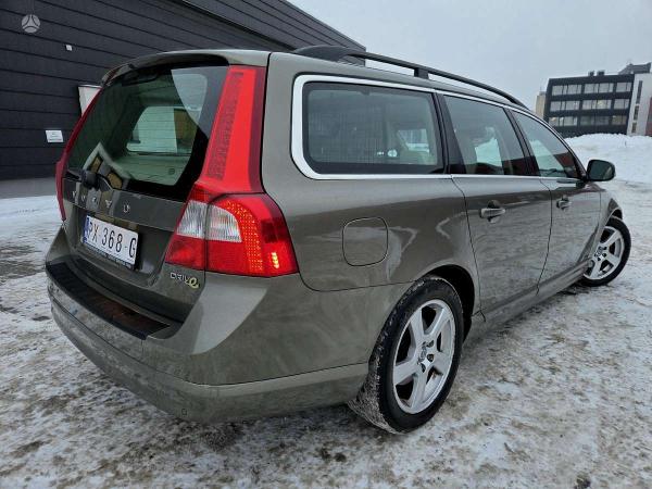 Pelēks Volvo V70 2012 Kauņa, ar dzinēja tilpumu 1.56 L un nobraukumu 212 tūkst. km par 4950 €, foto 8 vietnē AUTOMOTO.COM.LV
