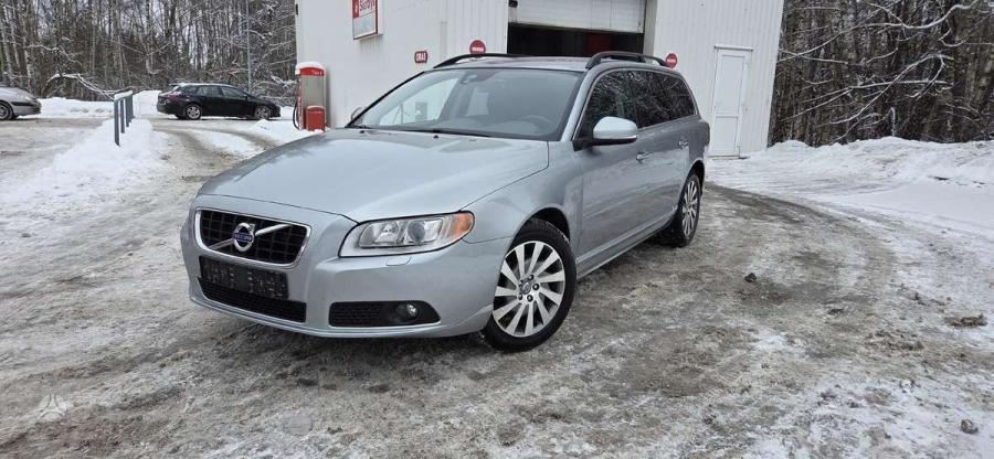 Pelēks Volvo V70 2012 Kauņa, ar dzinēja tilpumu 1.98 L un nobraukumu 264 tūkst. km par 5950 €, foto 1 vietnē AUTOMOTO.COM.LV