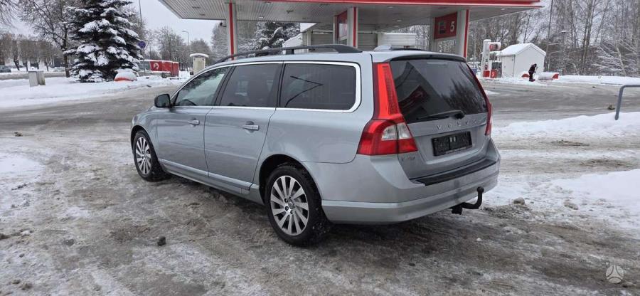 Pelēks Volvo V70 2012 Kauņa, ar dzinēja tilpumu 1.98 L un nobraukumu 264 tūkst. km par 5950 €, foto 3 vietnē AUTOMOTO.COM.LV