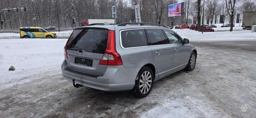 Pelēks Volvo V70 2012 Kauņa, ar dzinēja tilpumu 1.98 L un nobraukumu 264 tūkst. km par 5950 €, foto 5 vietnē AUTOMOTO.COM.LV