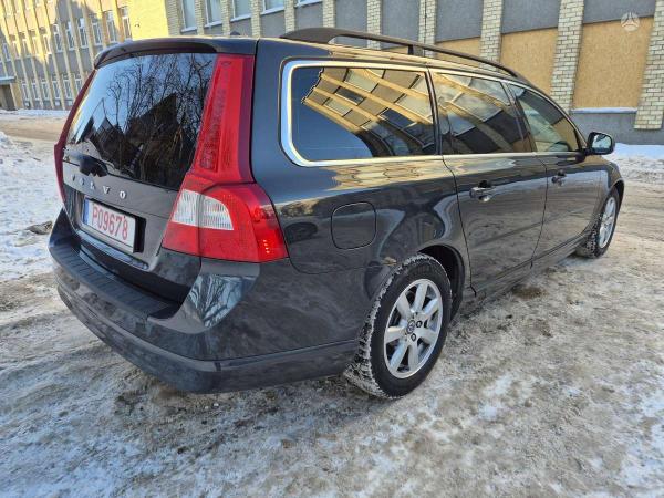 Grey Volvo V70 2012 in Vilnius, with an engine capacity of 1.56 L and mileage of 290 thousand km for 5600 €, photo 4 on AUTOMOTO.COM.LV