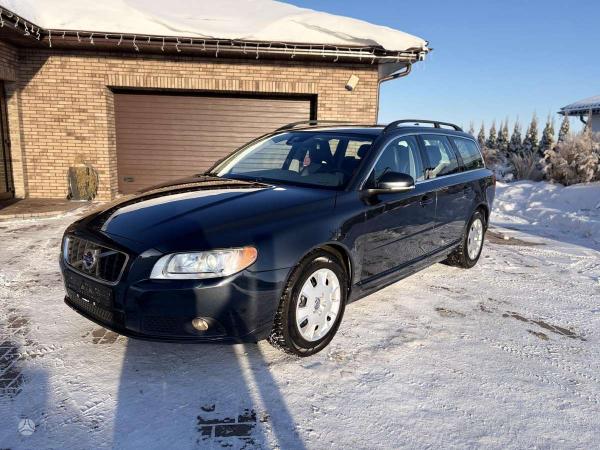 Grey Volvo V70 2012 in Siauliai, with an engine capacity of 1.98 L and mileage of 287 thousand km for 4999 €, photo 1 on AUTOMOTO.COM.LV