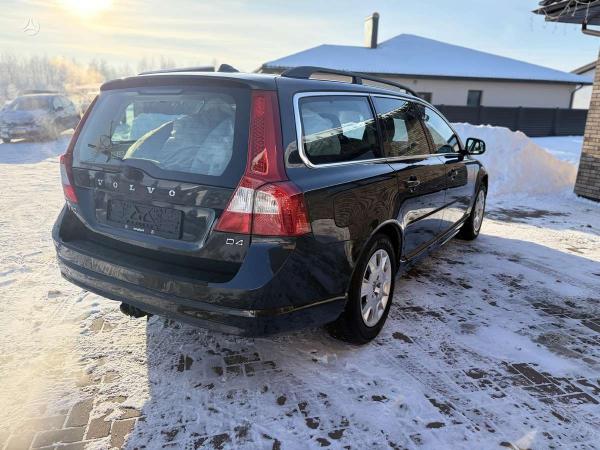 Grey Volvo V70 2012 in Siauliai, with an engine capacity of 1.98 L and mileage of 287 thousand km for 4999 €, photo 4 on AUTOMOTO.COM.LV