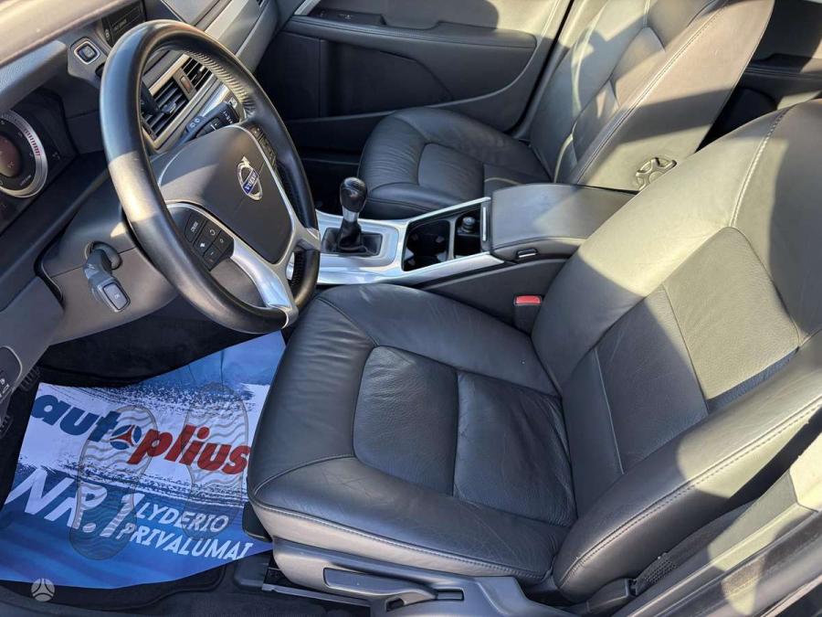 Grey Volvo V70 2012 in Siauliai, with an engine capacity of 1.98 L and mileage of 287 thousand km for 4999 €, photo 17 on AUTOMOTO.COM.LV