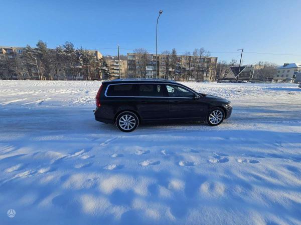Pelēks Volvo V70 2012 Kėdainiai, ar dzinēja tilpumu 1.98 L un nobraukumu 270 tūkst. km par 7100 €, foto 5 vietnē AUTOMOTO.COM.LV