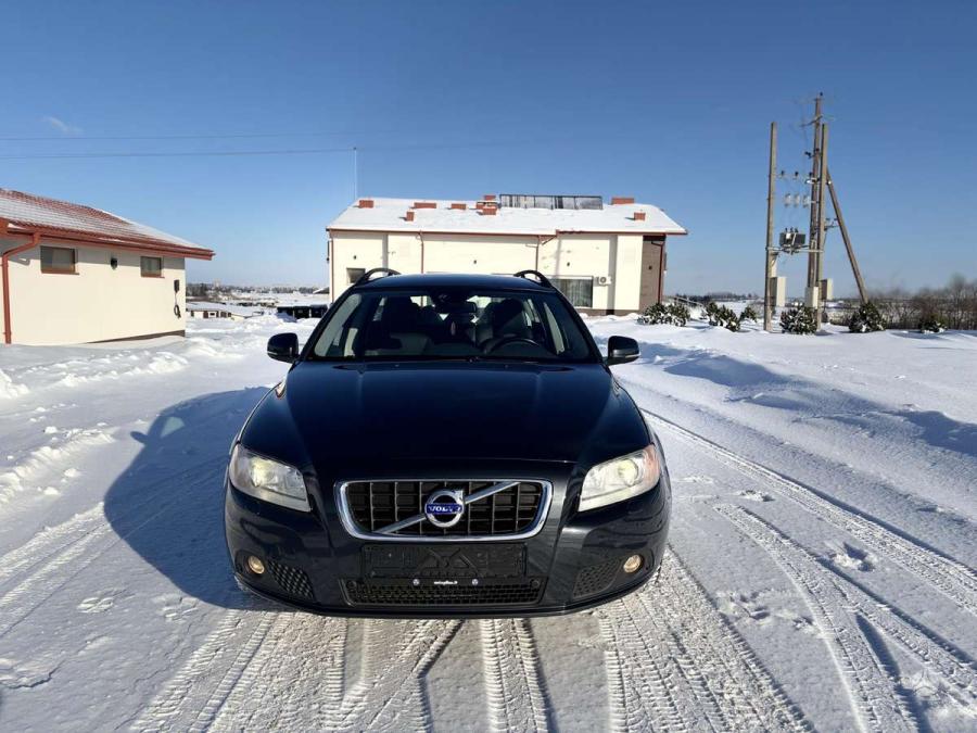 Pelēks Volvo V70 2012 Šauļi, ar dzinēja tilpumu 1.98 L un nobraukumu 287 tūkst. km par 5290 €, foto 3 vietnē AUTOMOTO.COM.LV