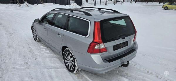 Grey Volvo V70 2012 in Kaunas, with an engine capacity of 1.98 L and mileage of 271 thousand km for 5850 €, photo 6 on AUTOMOTO.COM.LV