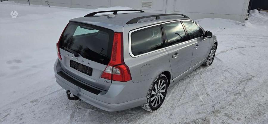 Grey Volvo V70 2012 in Kaunas, with an engine capacity of 1.98 L and mileage of 271 thousand km for 5850 €, photo 9 on AUTOMOTO.COM.LV