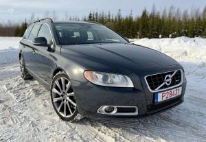 Grey Volvo V70 2012 in Vilnius, with an engine capacity of 2.40 L and mileage of 316 thousand km for 7999 €, photo 4 on AUTOMOTO.COM.LV