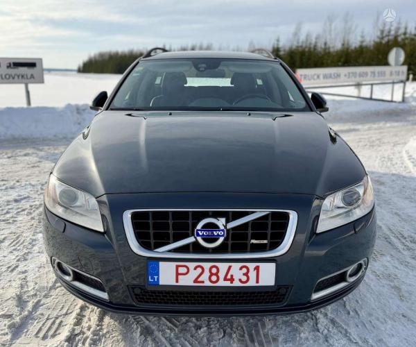 Grey Volvo V70 2012 in Vilnius, with an engine capacity of 2.40 L and mileage of 316 thousand km for 7999 €, photo 5 on AUTOMOTO.COM.LV
