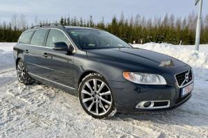Grey Volvo V70 2012 in Vilnius, with an engine capacity of 2.40 L and mileage of 316 thousand km for 7999 €, photo 7 on AUTOMOTO.COM.LV