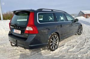 Grey Volvo V70 2012 in Vilnius, with an engine capacity of 2.40 L and mileage of 316 thousand km for 7999 €, photo 13 on AUTOMOTO.COM.LV