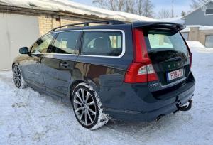 Grey Volvo V70 2012 in Vilnius, with an engine capacity of 2.40 L and mileage of 316 thousand km for 7999 €, photo 17 on AUTOMOTO.COM.LV