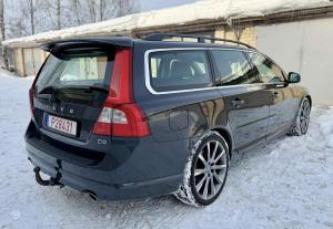 Grey Volvo V70 2012 in Vilnius, with an engine capacity of 2.40 L and mileage of 316 thousand km for 7999 €, photo 18 on AUTOMOTO.COM.LV