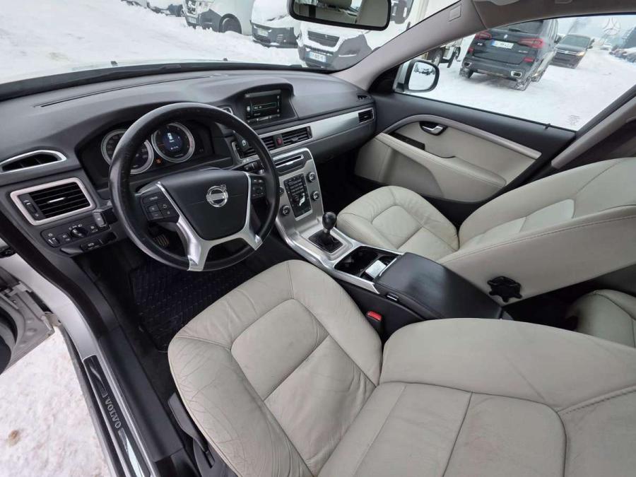 Pelēks Volvo V70 2012 Tauragė, ar dzinēja tilpumu 1.98 L un nobraukumu 297 tūkst. km par 4950 €, foto 9 vietnē AUTOMOTO.COM.LV