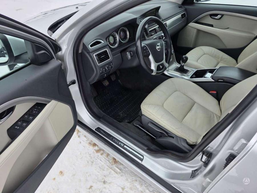 Pelēks Volvo V70 2012 Tauragė, ar dzinēja tilpumu 1.98 L un nobraukumu 297 tūkst. km par 4950 €, foto 11 vietnē AUTOMOTO.COM.LV