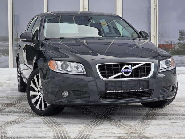 Grey Volvo V70 2012 in Vilnius, with an engine capacity of 1.60 L and mileage of 256 thousand km for 6900 €, photo 2 on AUTOMOTO.COM.LV