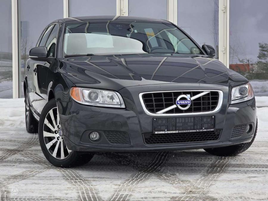 Grey Volvo V70 2012 in Vilnius, with an engine capacity of 1.60 L and mileage of 256 thousand km for 6900 €, photo 2 on AUTOMOTO.COM.LV