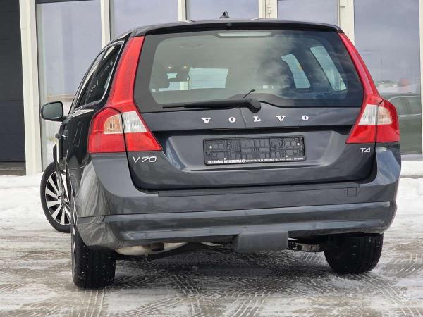 Grey Volvo V70 2012 in Vilnius, with an engine capacity of 1.60 L and mileage of 256 thousand km for 6900 €, photo 6 on AUTOMOTO.COM.LV